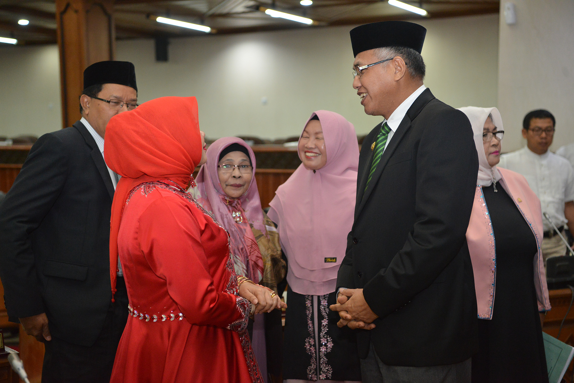 [Foto] : Plt Gubernur Aceh mendengarkan rancangan qanun aceh prolega ...