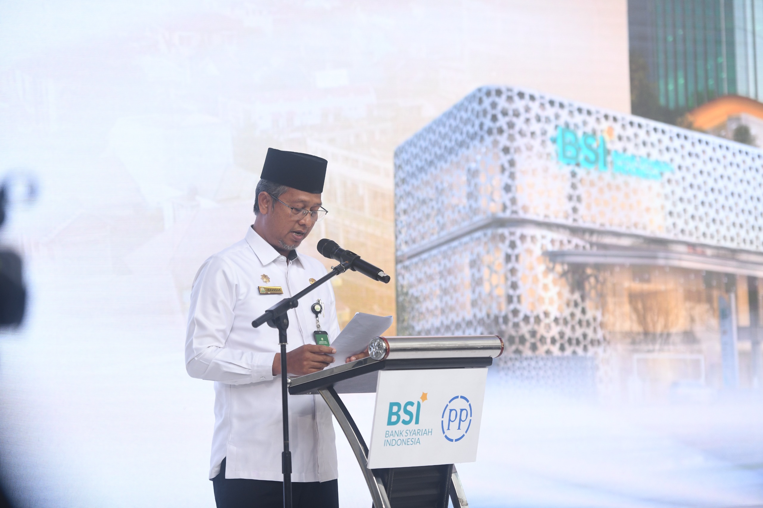 Pemerintah Aceh Apresiasi Pembangunan Gedung Landmark BSI Aceh - BIRO ...